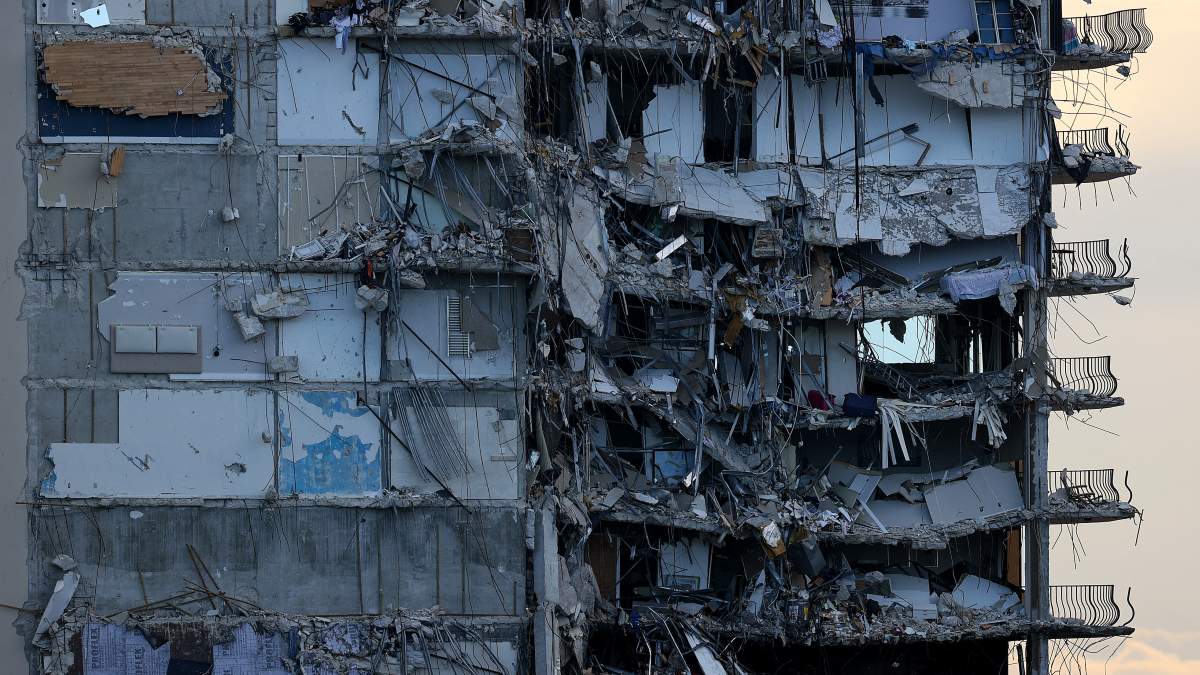 Demuelen restos del edificio colapsado en Miami – El Matutino